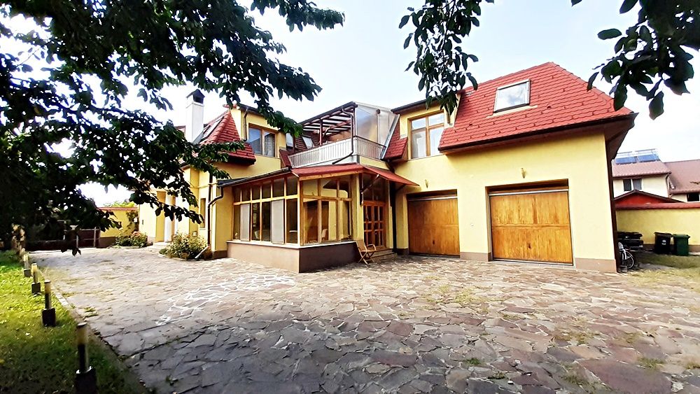 Casa / Vila cu 8 camere de vanzare in Harman - Euro Dome Imobiliare