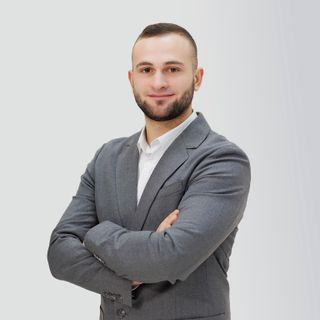 Vlad Comanac - Realist Estate Agency SRL