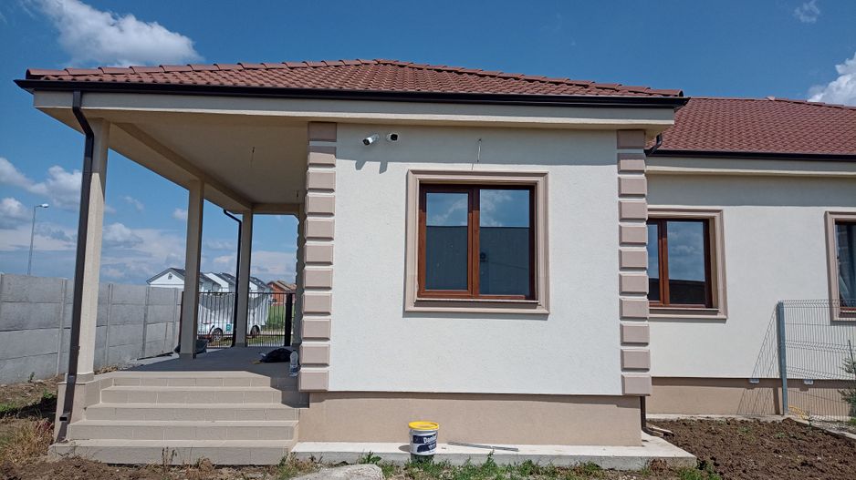 Casa / Vila cu 3 camere de vanzare in Sacalaz - PROPERTY LAB