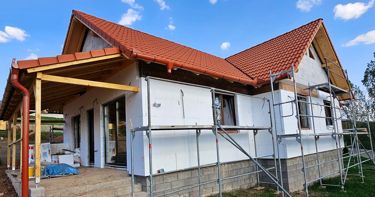 Casa la gri ( semifinisata ), 4 camere, 668 mp teren, com. Ciugud - AON ...