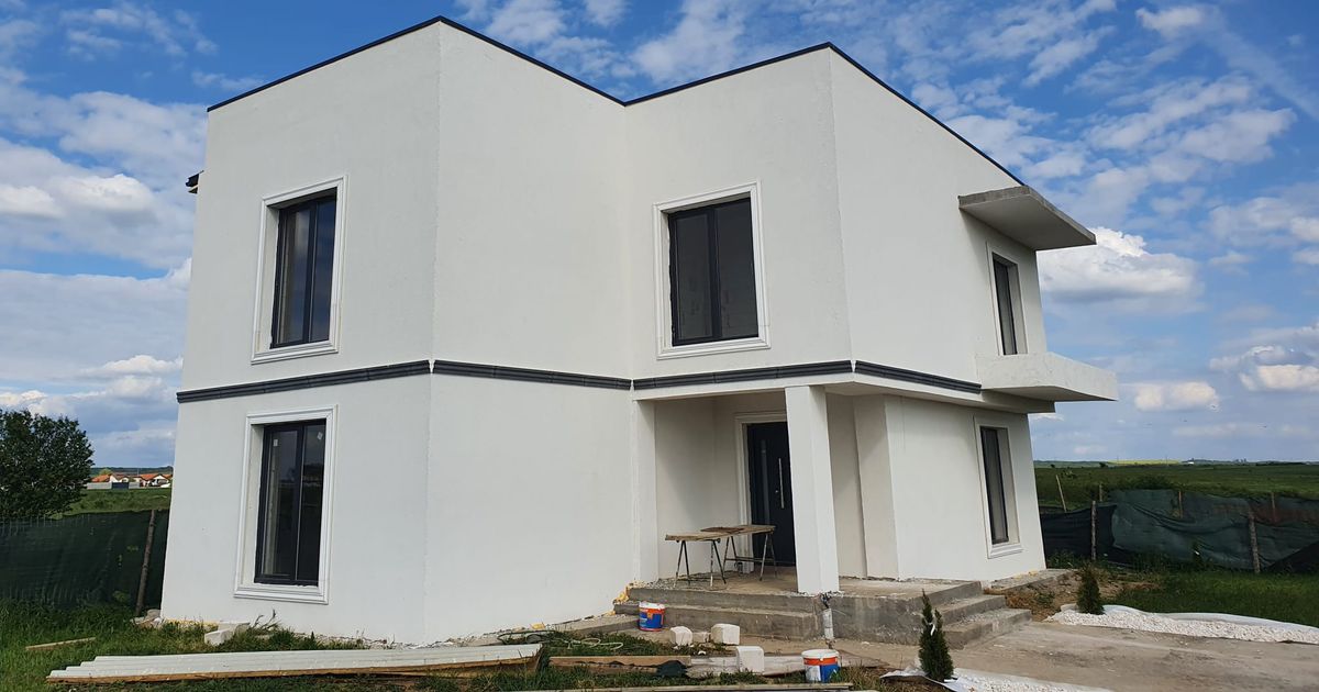 Case de vanzare in Preajba - UNIC