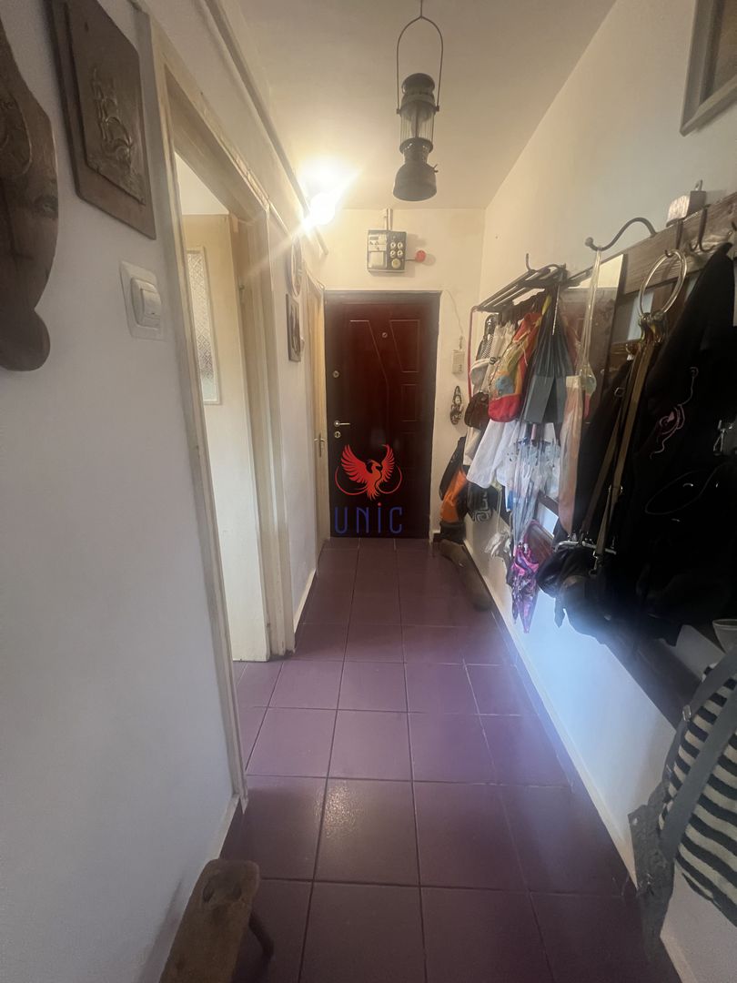Apartament cu 3 camere de vanzare in Craiovita Noua, Craiova - UNIC