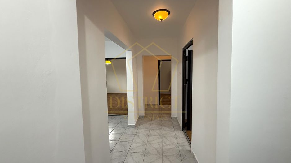 Apartament decomandat cu 4 camere | Sagului - District Real Estate