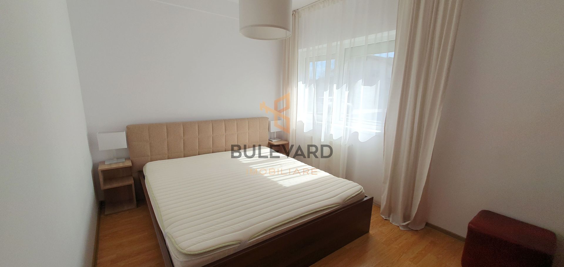 Apartament cu 2 camere si parcare exterioara, zona strazii Barc! - Bulevard Imobiliare